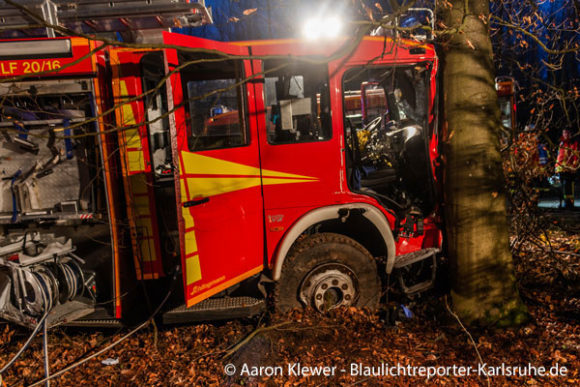 Auf Übungsfahrt: Feuerwehrleute müssen eigenen Kameraden retten Auf Übungsfahrt: Feuerwehrleute müssen eigenen Kameraden retten