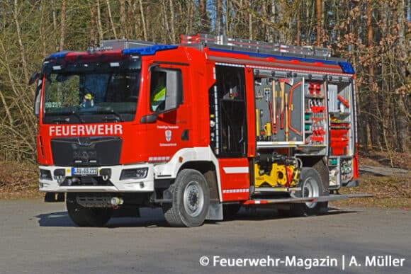 TLF 3000 mit Staffelkabine von Rosenbauer
