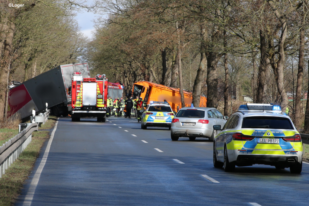 Lkw-Beifahrer stirbt bei schwerem Unfall