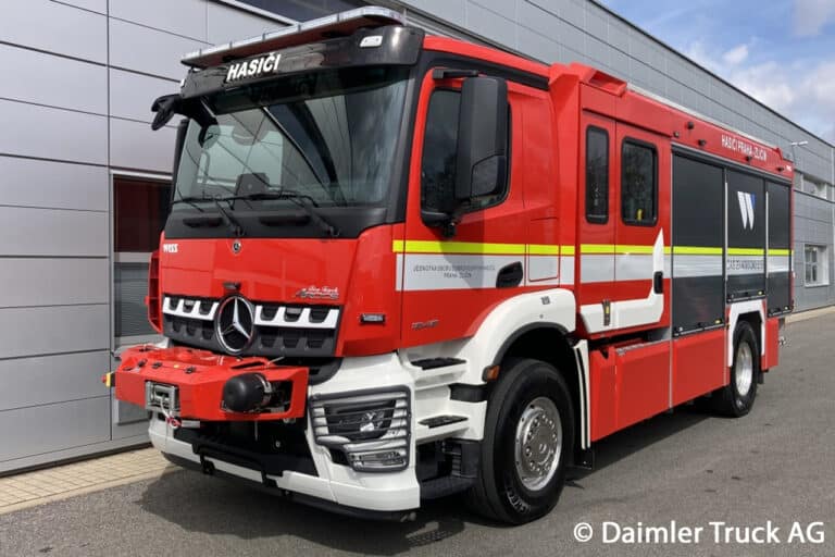 Neues TLF 3000 von Rosenbauer